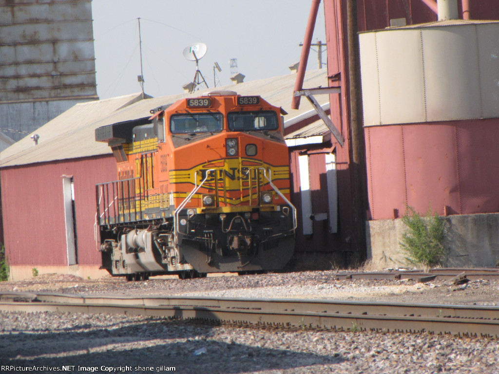 BNSF 5839